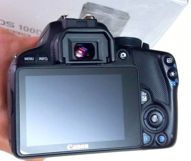 VENDO: Canon eos 100D Full HD ( originale ) | Astrosell