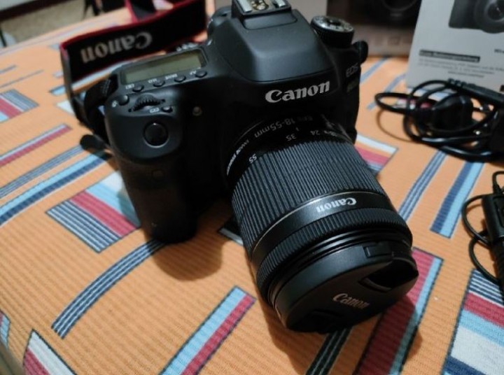 VENDO: Canon EOS 80D EF-S 18-55 IS STM KIT + ACCESSORI Reflex Digitale ...