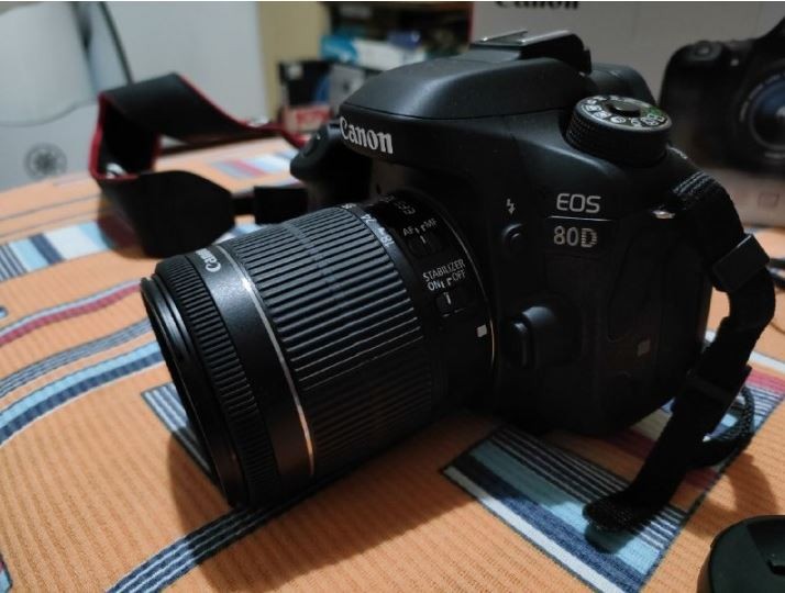 VENDO: Canon EOS 80D EF-S 18-55 IS STM KIT + ACCESSORI Reflex Digitale ...