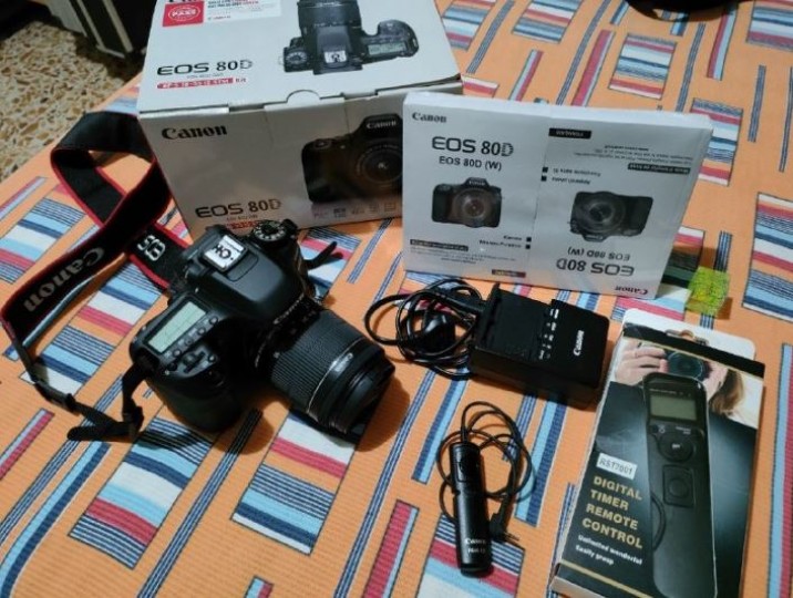 VENDO: Canon EOS 80D EF-S 18-55 IS STM KIT + ACCESSORI Reflex Digitale ...